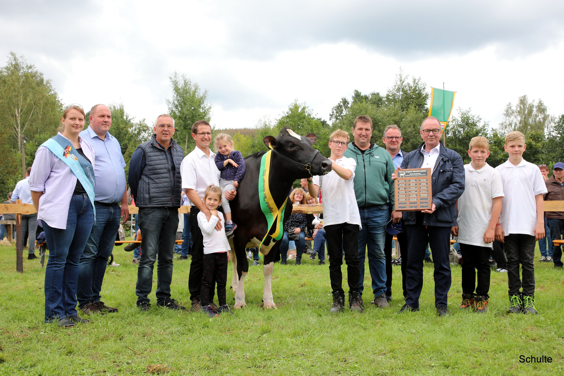 Sonia aus Manderscheid ist Miss Hochwald 2023 . Landwirtschaftskammer ...
